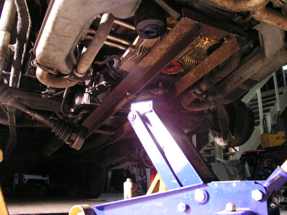 TheSamba.com :: Bay Window Bus - View topic - Removing engine and trans ...
